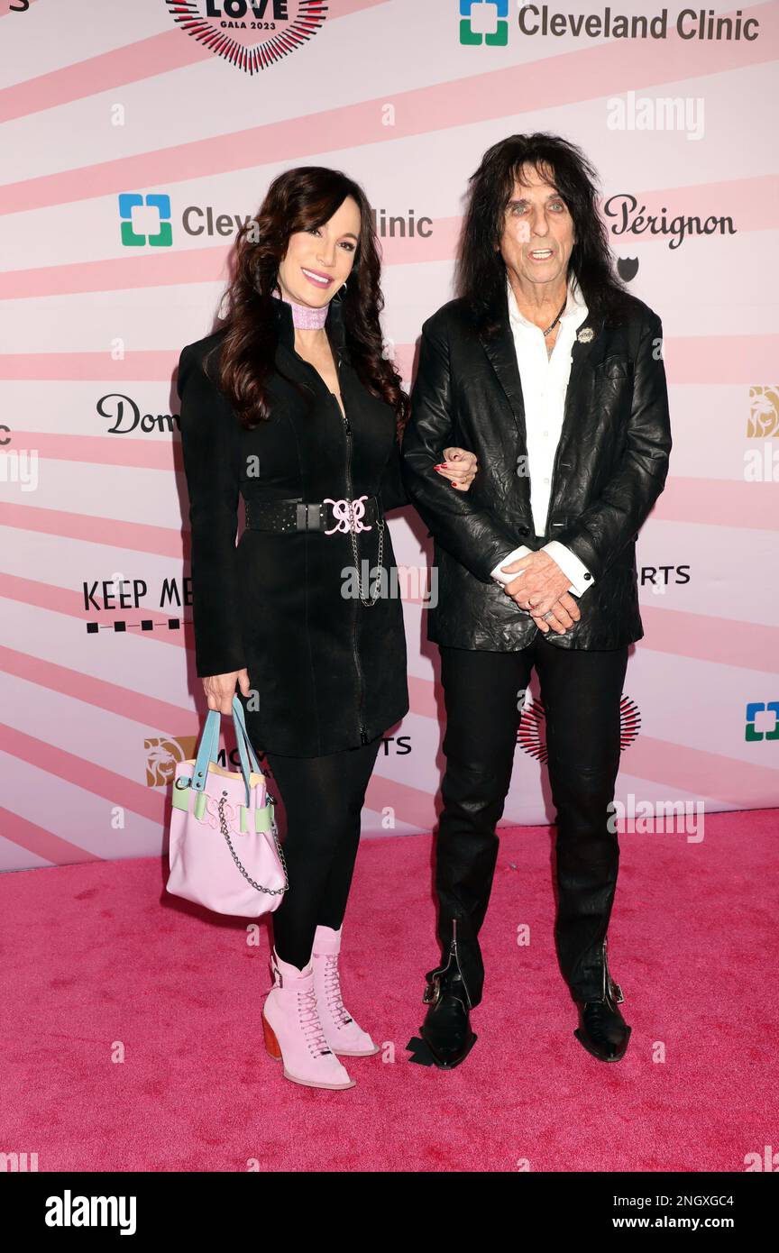 Las Vegas, Nevada, USA. 18th Feb, 2023. Alice Cooper, Sheryl Goddard at ...