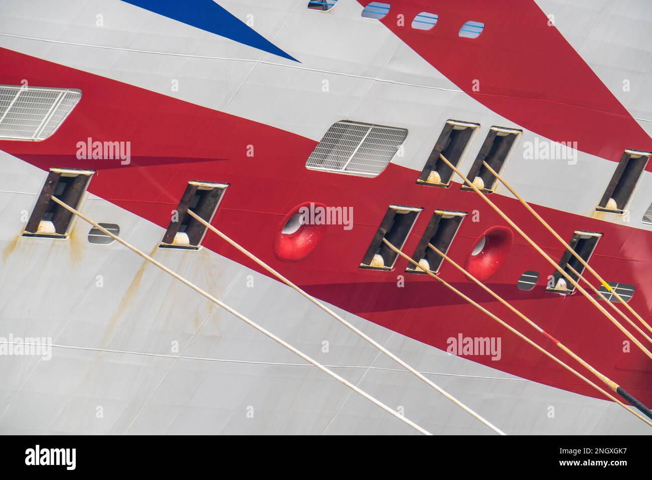 Cruise ship Iona of the British shipping company P&O Cruises, the ...