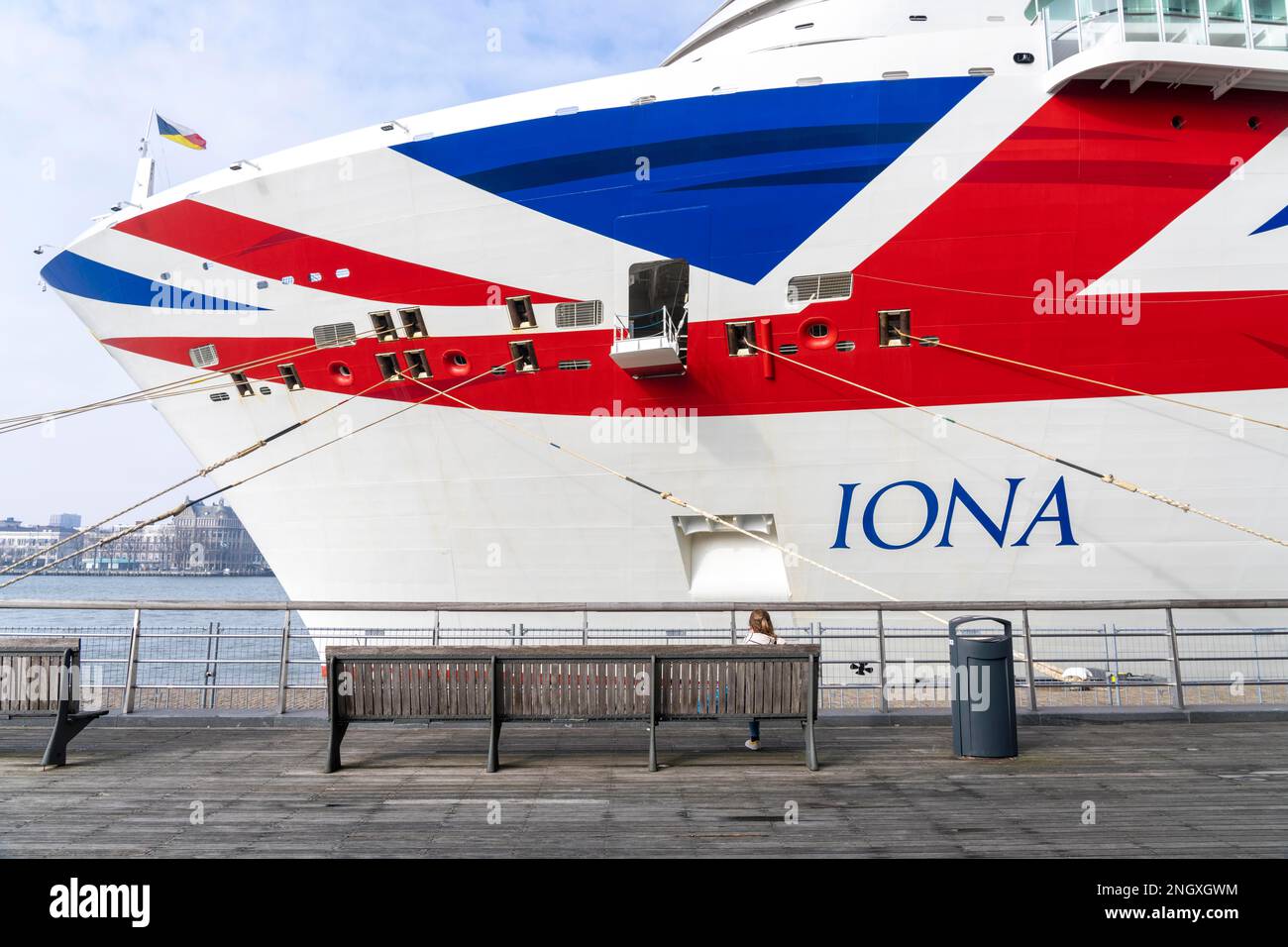 Cruise ship Iona of the British shipping company P&O Cruises, the ...