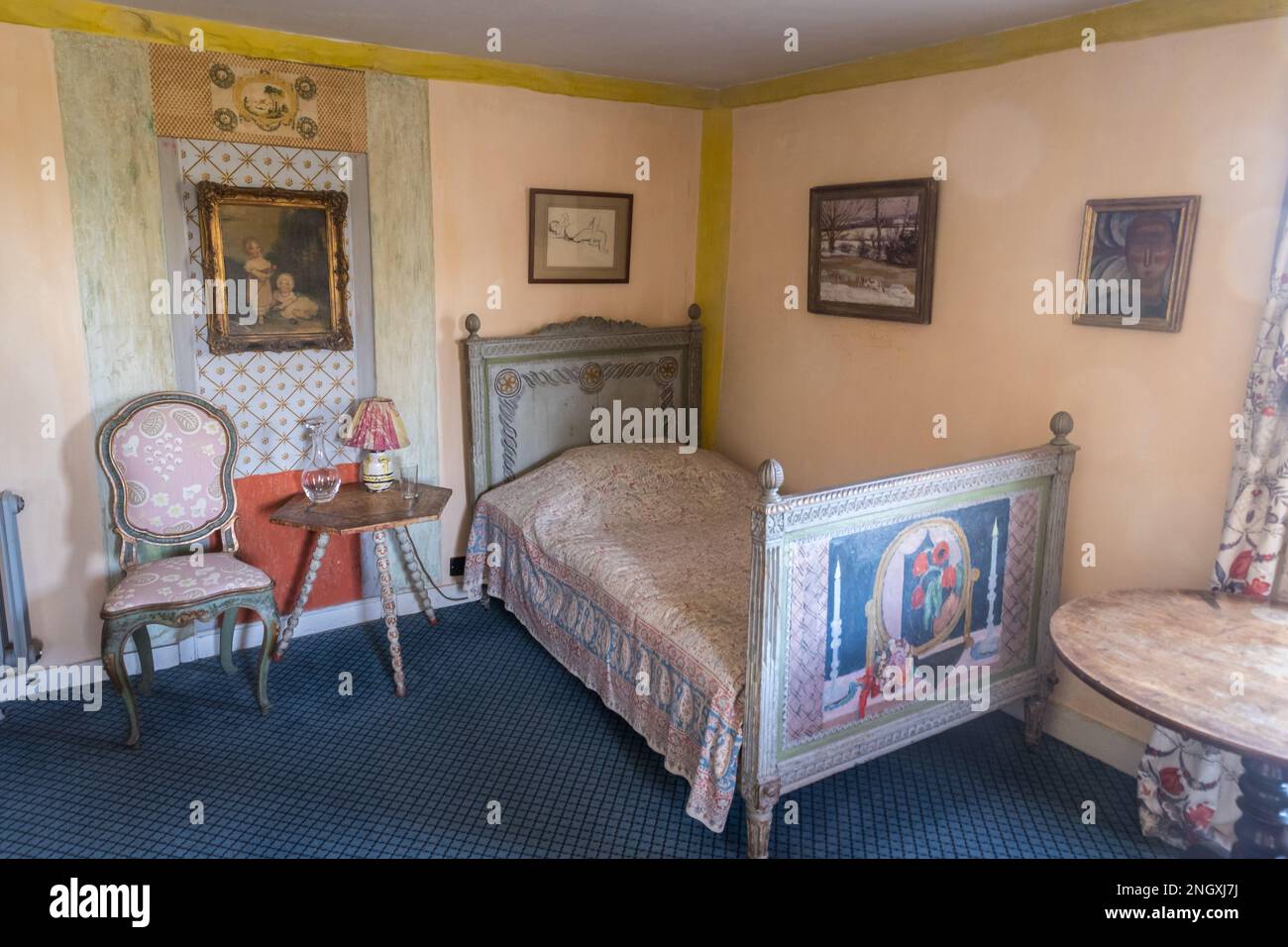 Clive Bell's room at Charleston House Stock Photo - Alamy