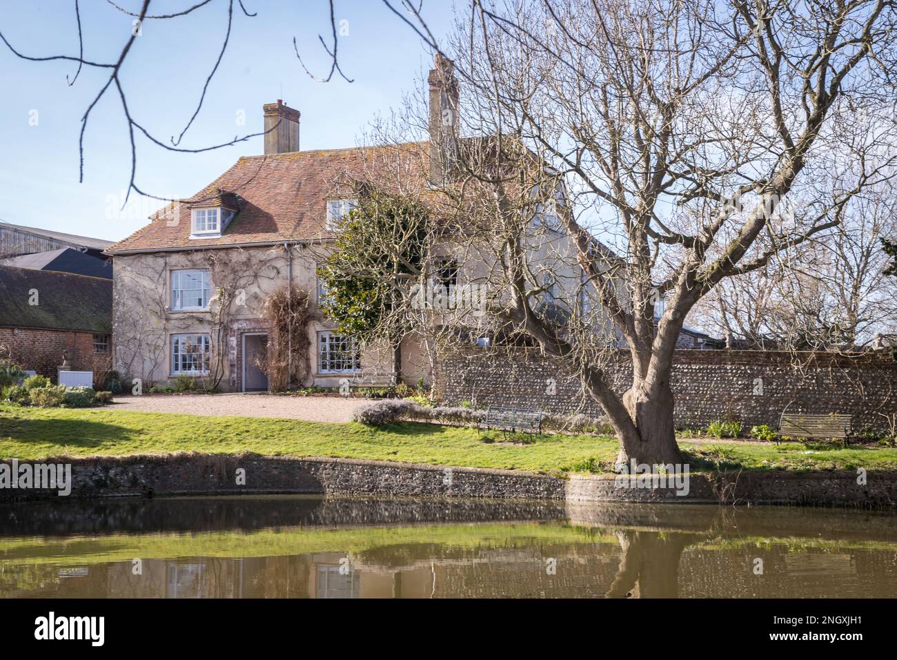 Charleston house in sussex hi-res stock photography and images - Alamy
