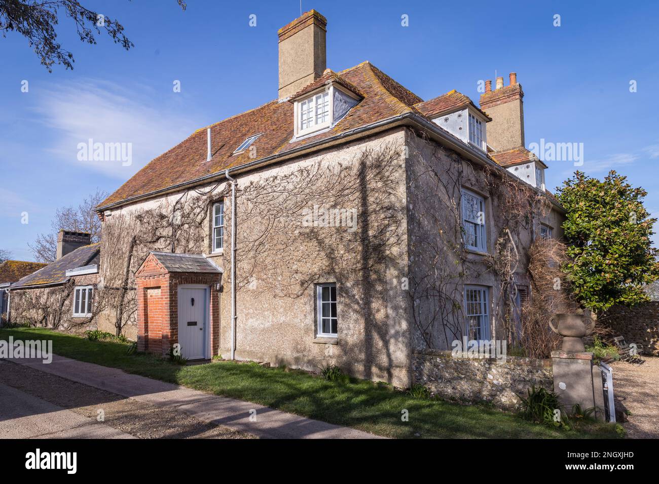 Charleston house in sussex hi-res stock photography and images - Alamy
