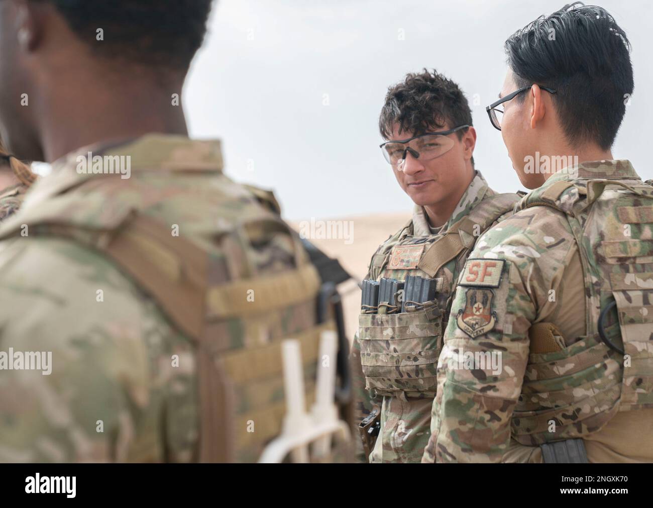 From center, U.S. Air Force Airman 1st Class Lui Castillo, 386th ...
