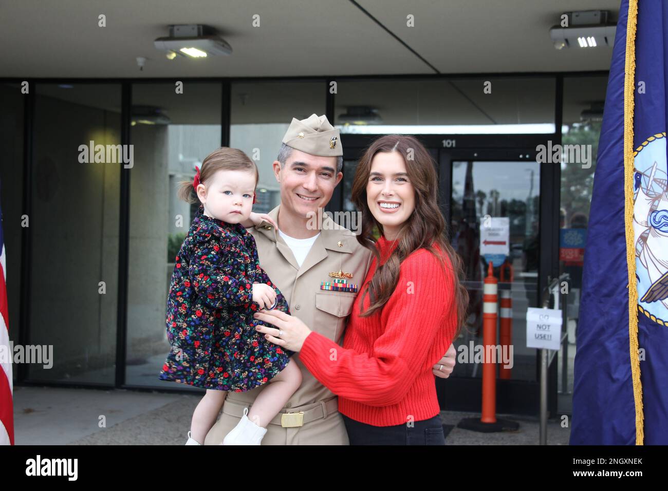 Pinning ceremony hi-res stock photography and images - Alamy