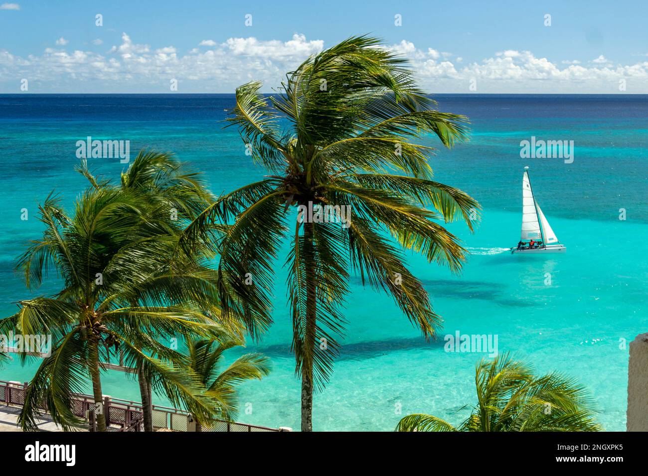 Blue sea barbados hi-res stock photography and images - Alamy