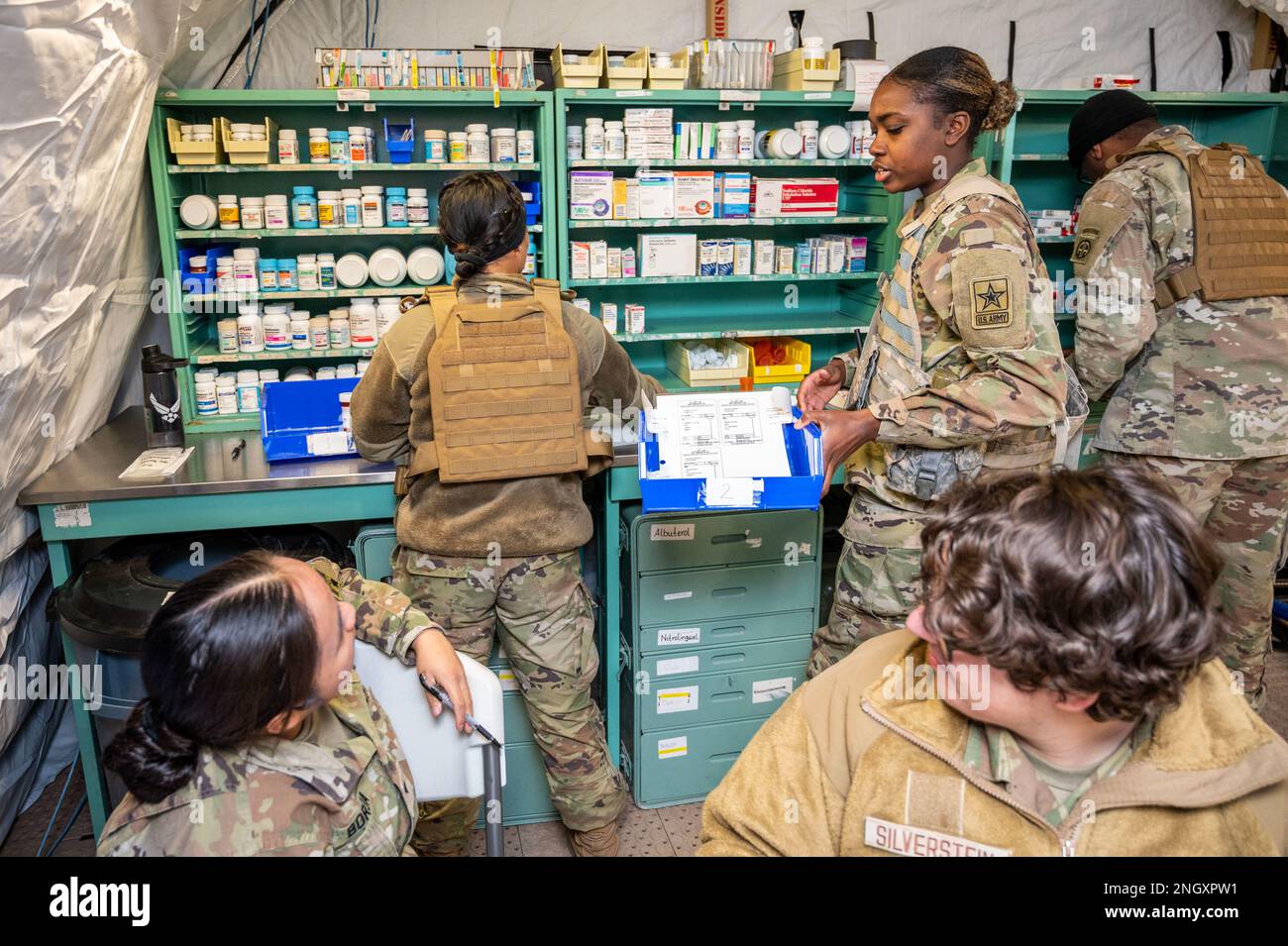 U.S Army and Air Force students prepare outpatient medication orders ...