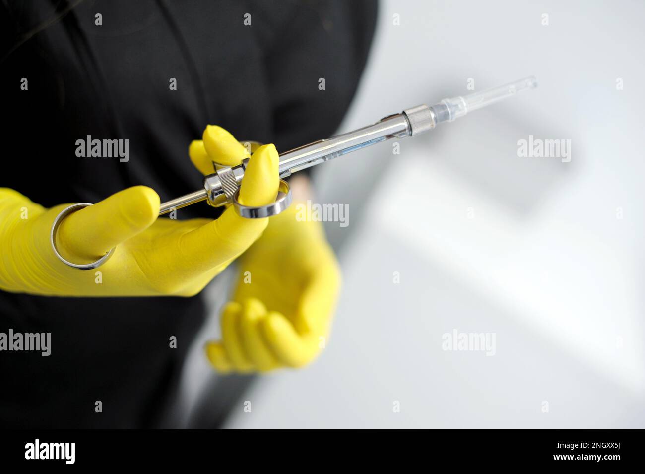 Carpulse syringe hi-res stock photography and images - Alamy