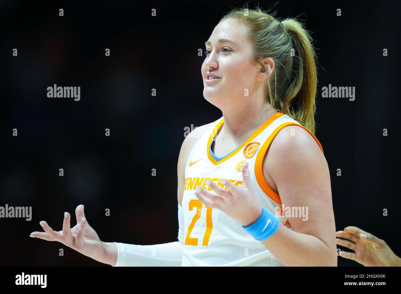 Tess thompson hi-res stock photography and images - Alamy