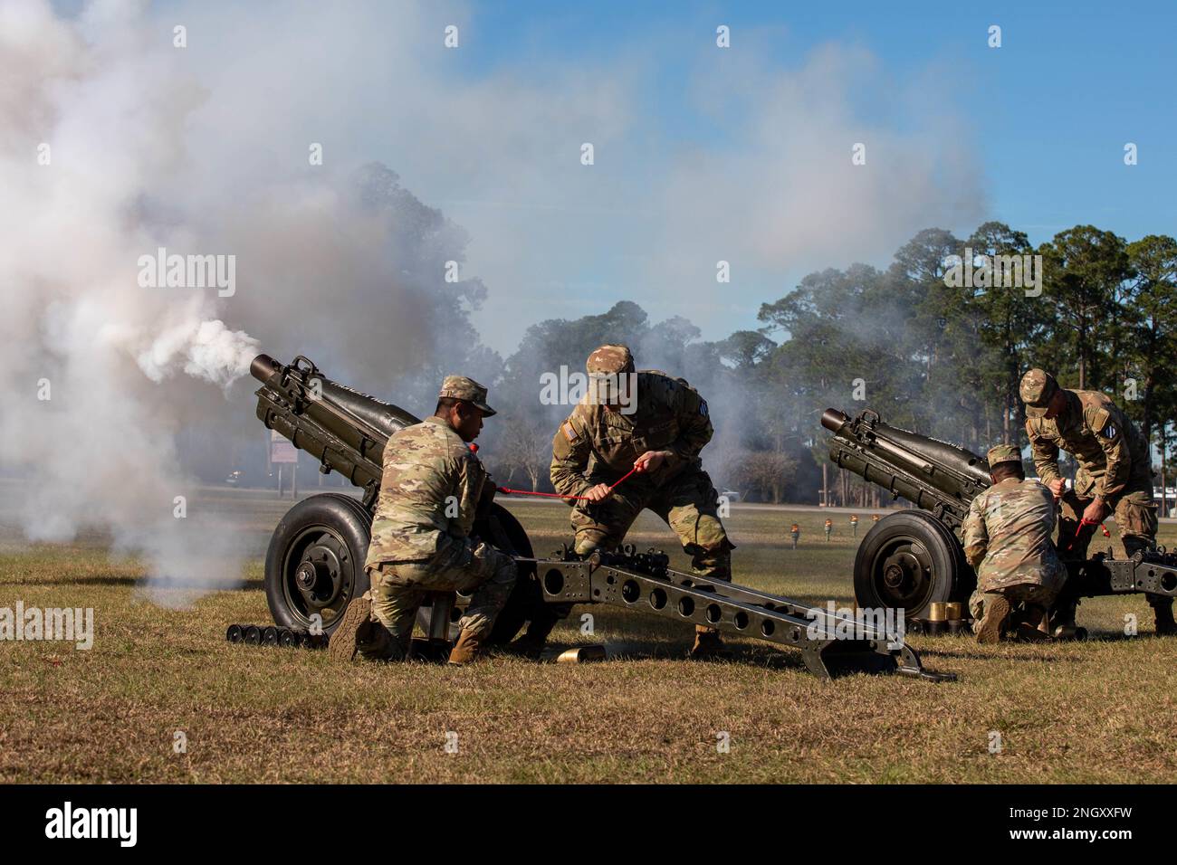 M116 howitzer hi-res stock photography and images - Alamy