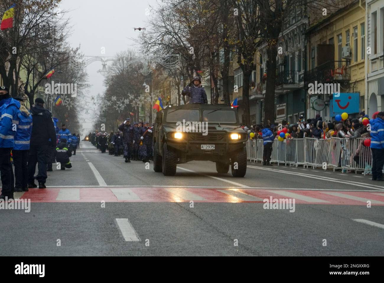Romanian troops showcase their vehicles and salute the Constanta ...