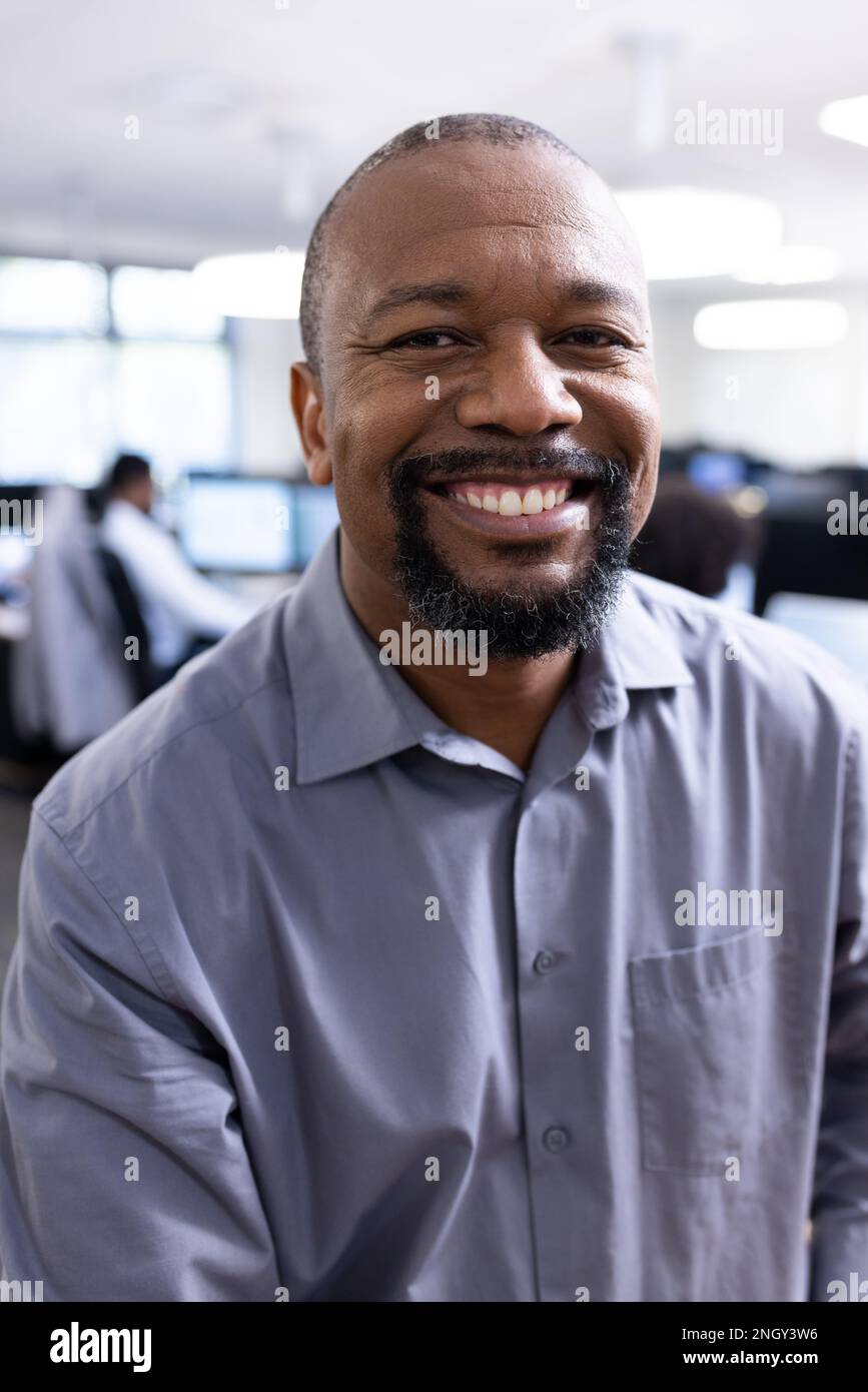 Businessman happy african american hi-res stock photography and images ...