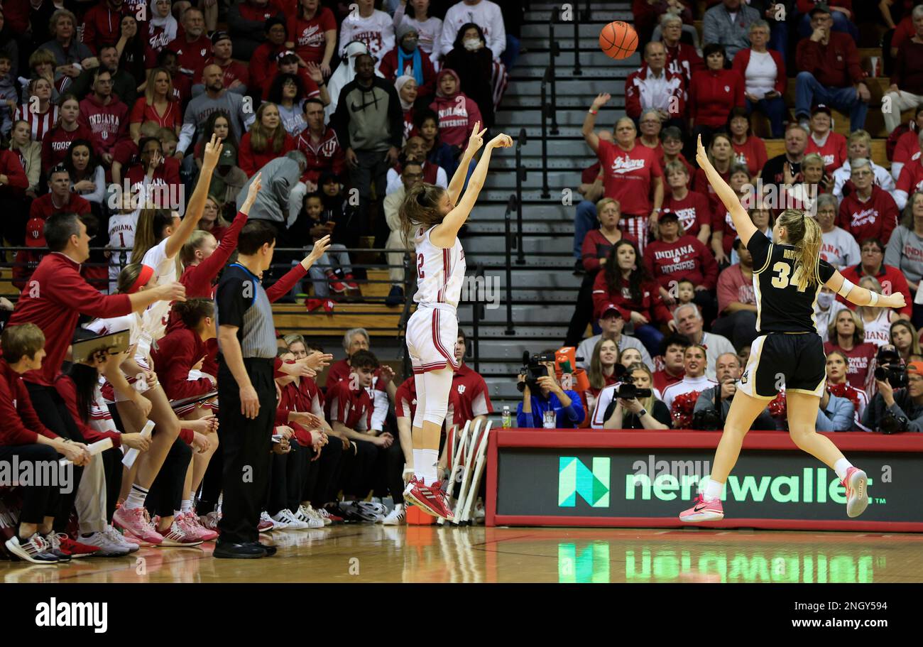 Indiana Hoosiers guard Yarden Garzon (12) shoots a three pointer ...