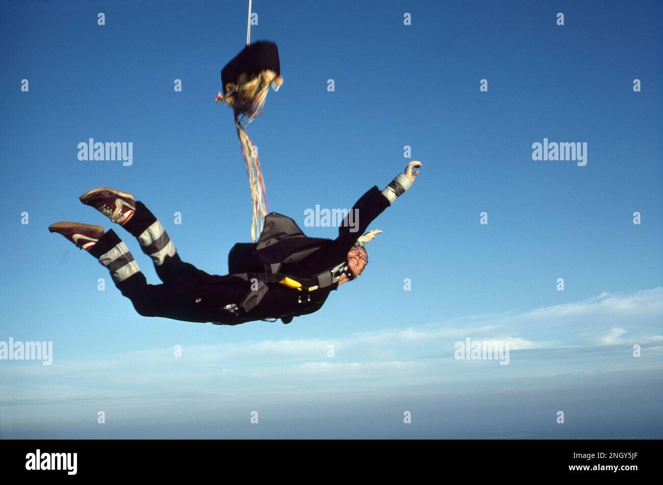 Parachute deployment hi-res stock photography and images - Alamy