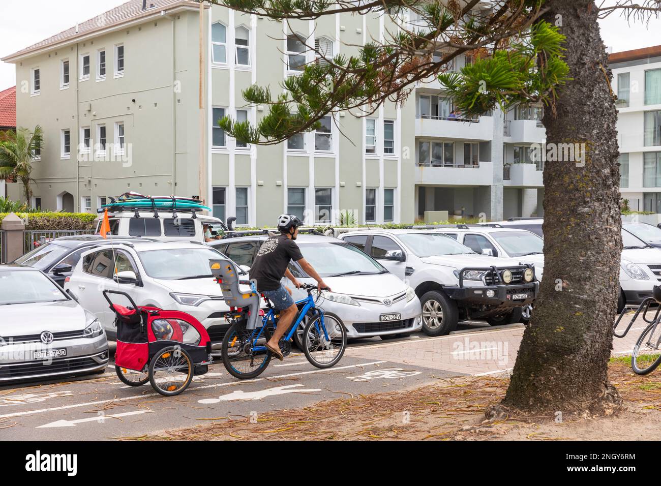 Father tows child hi-res stock photography and images - Alamy