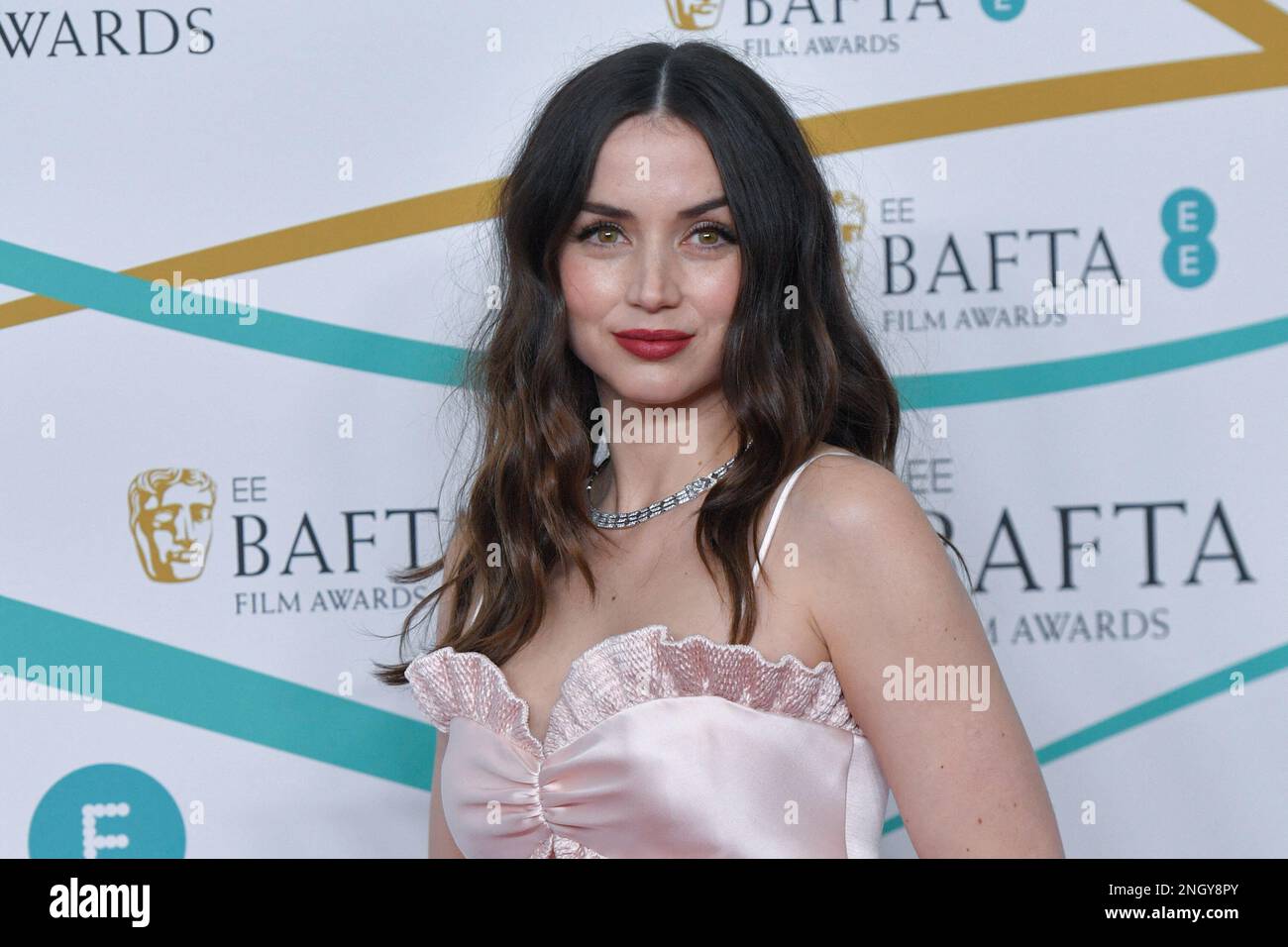 Ee ana de armas hi-res stock photography and images - Alamy