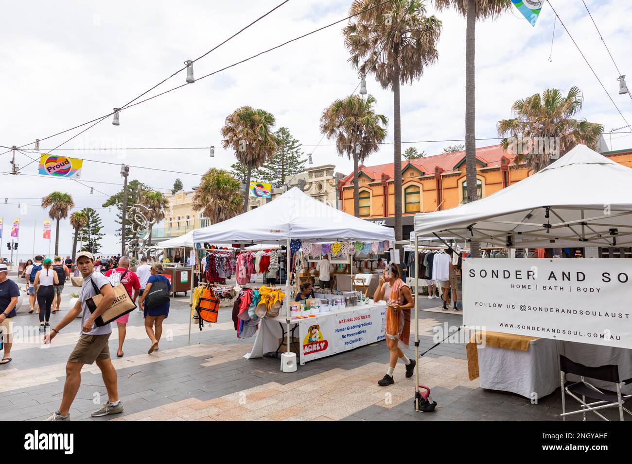 Australia market day in Sydney suburb of Manly Beach, stallholders on ...