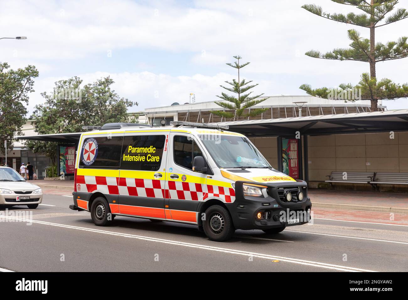 Nsw ambulance beach hi-res stock photography and images - Alamy