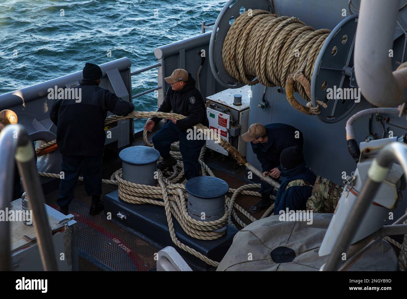 221201-N-HK187-1002 NORFOLK, Va. (Dec. 1, 2022) Sailors aboard the Wasp ...