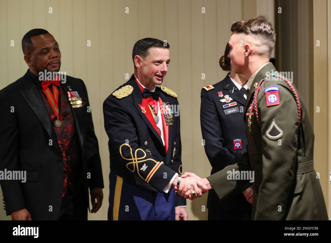 82nd airborne division artillery hi-res stock photography and images ...