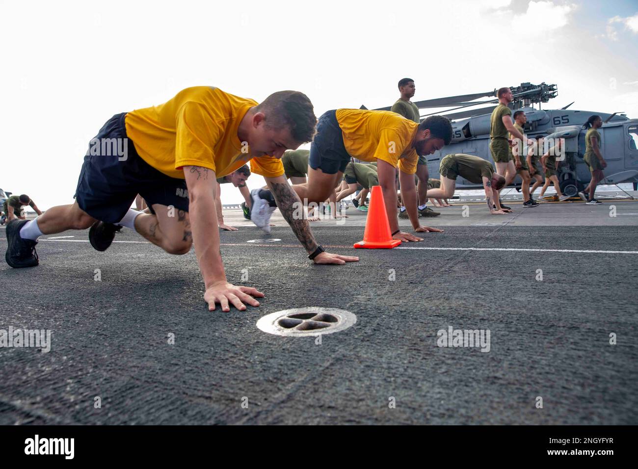 221202-N-VS068-1006 PACIFIC OCEAN (Dec. 2, 2022) – Sailors and Marines ...