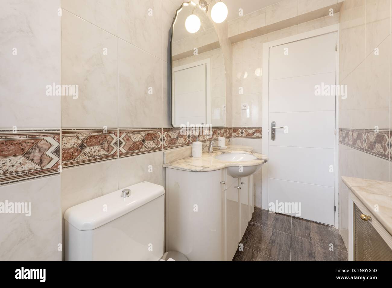Bathroom toilet cream tiles hi-res stock photography and images - Alamy