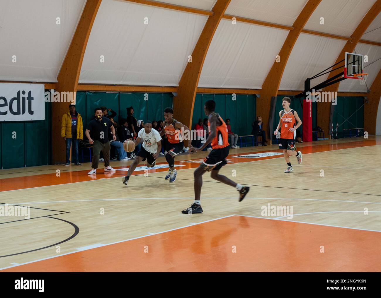 U s navy uss george h w bush basketball hi-res stock photography and ...