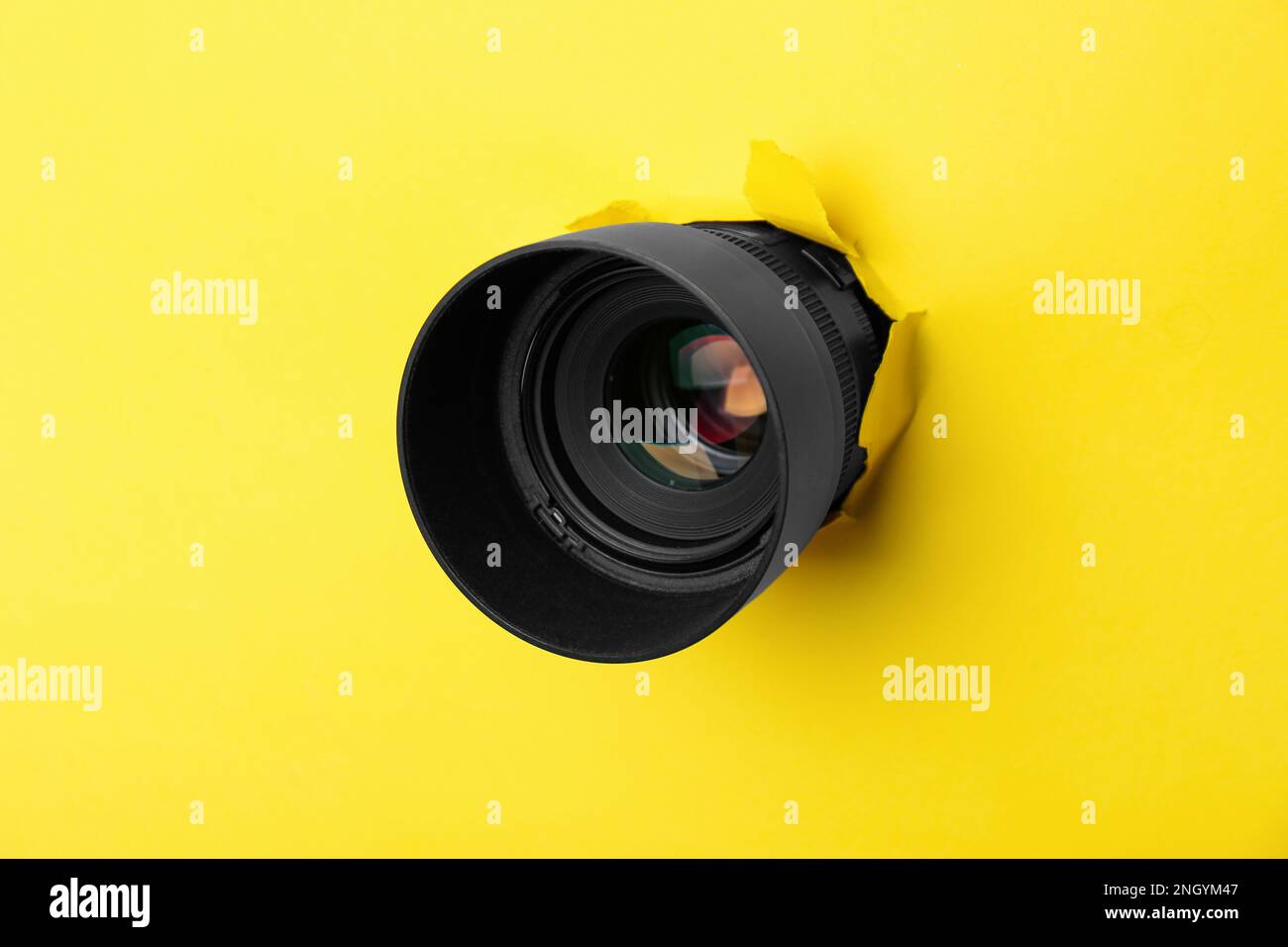 Hidden camera show hi-res stock photography and images - Alamy
