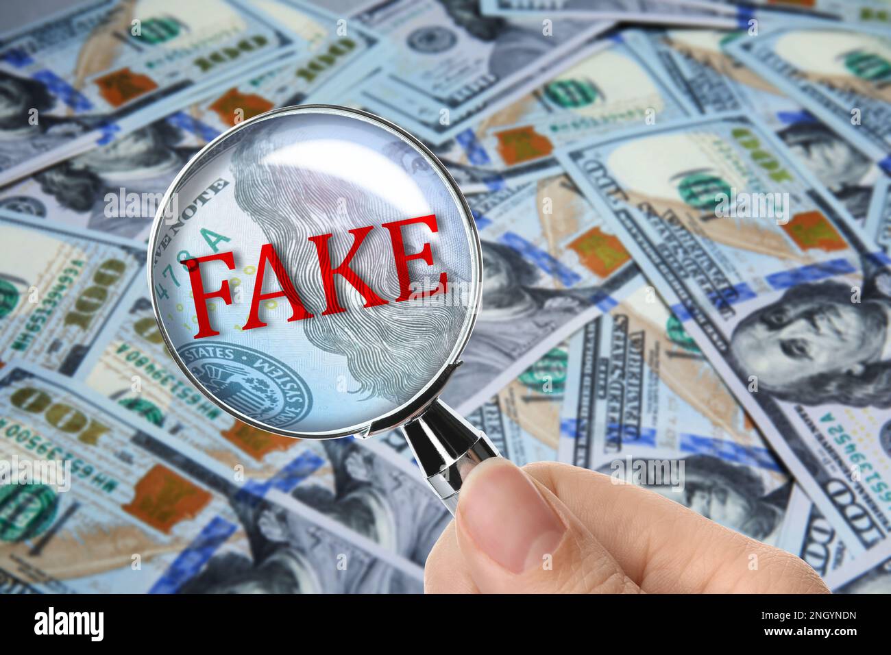 Us text magnifying glass hi-res stock photography and images - Alamy