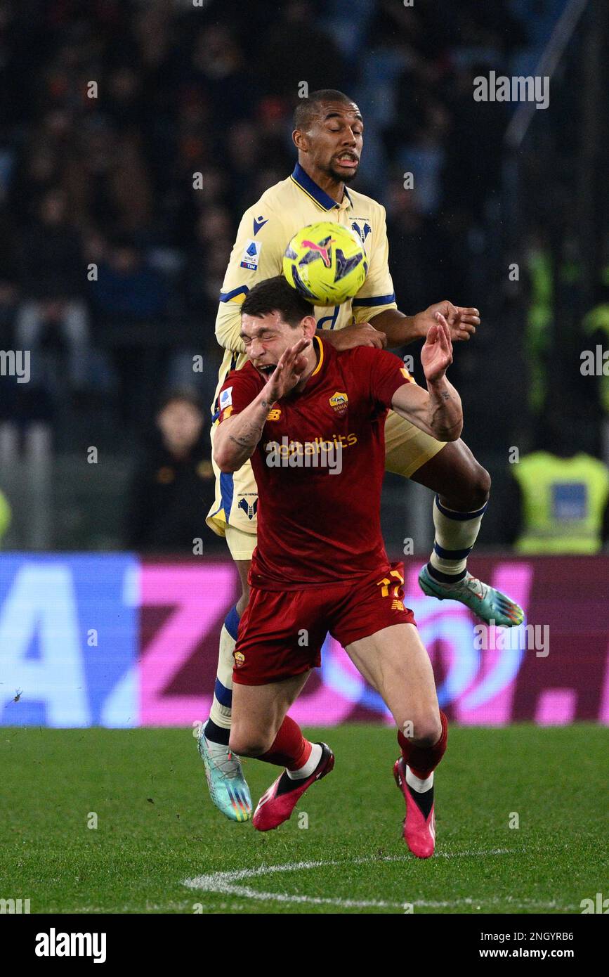 Andrea Belotti (AS Roma) Isak Hien (Hellas Verona) during the Italian ...