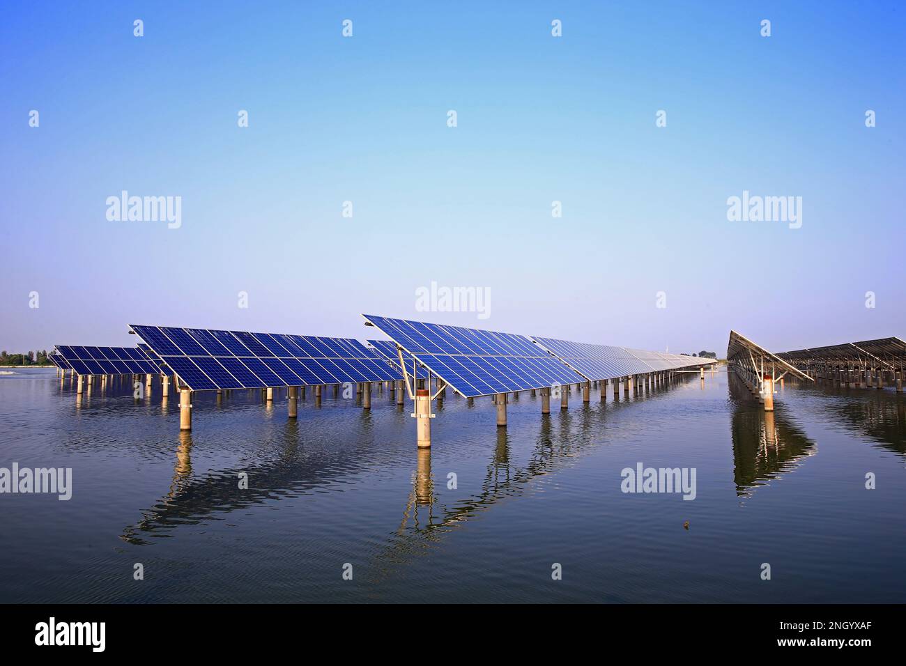 Solar photovoltaic panels and solar photovoltaic power generation ...