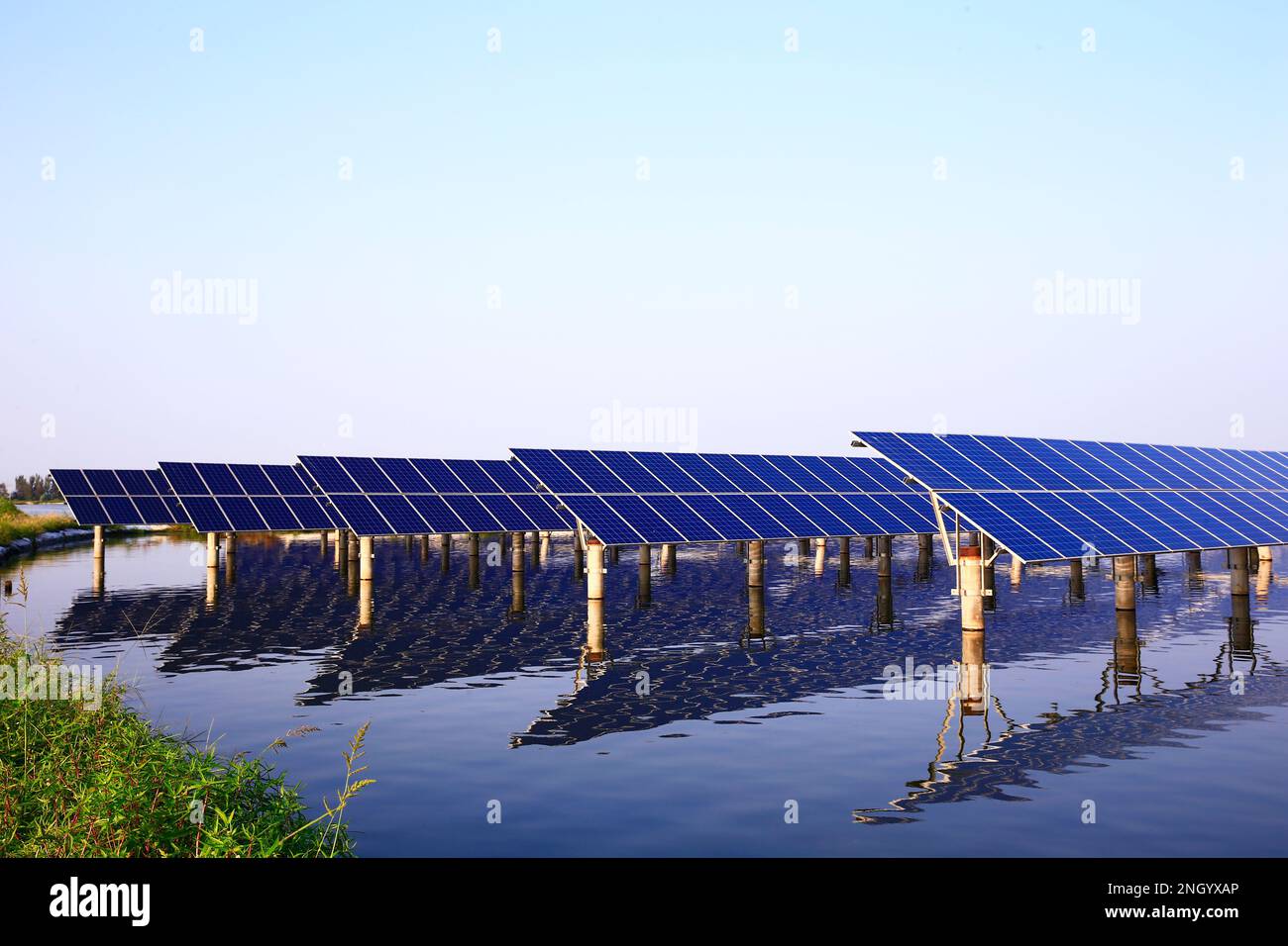 Solar photovoltaic panels and solar photovoltaic power generation ...