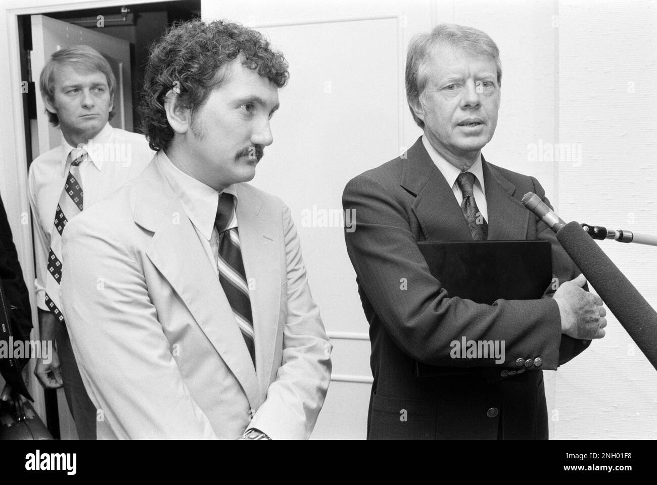 Democratic presidential nominee Jimmy Carter with assistant Tim Kraft ...