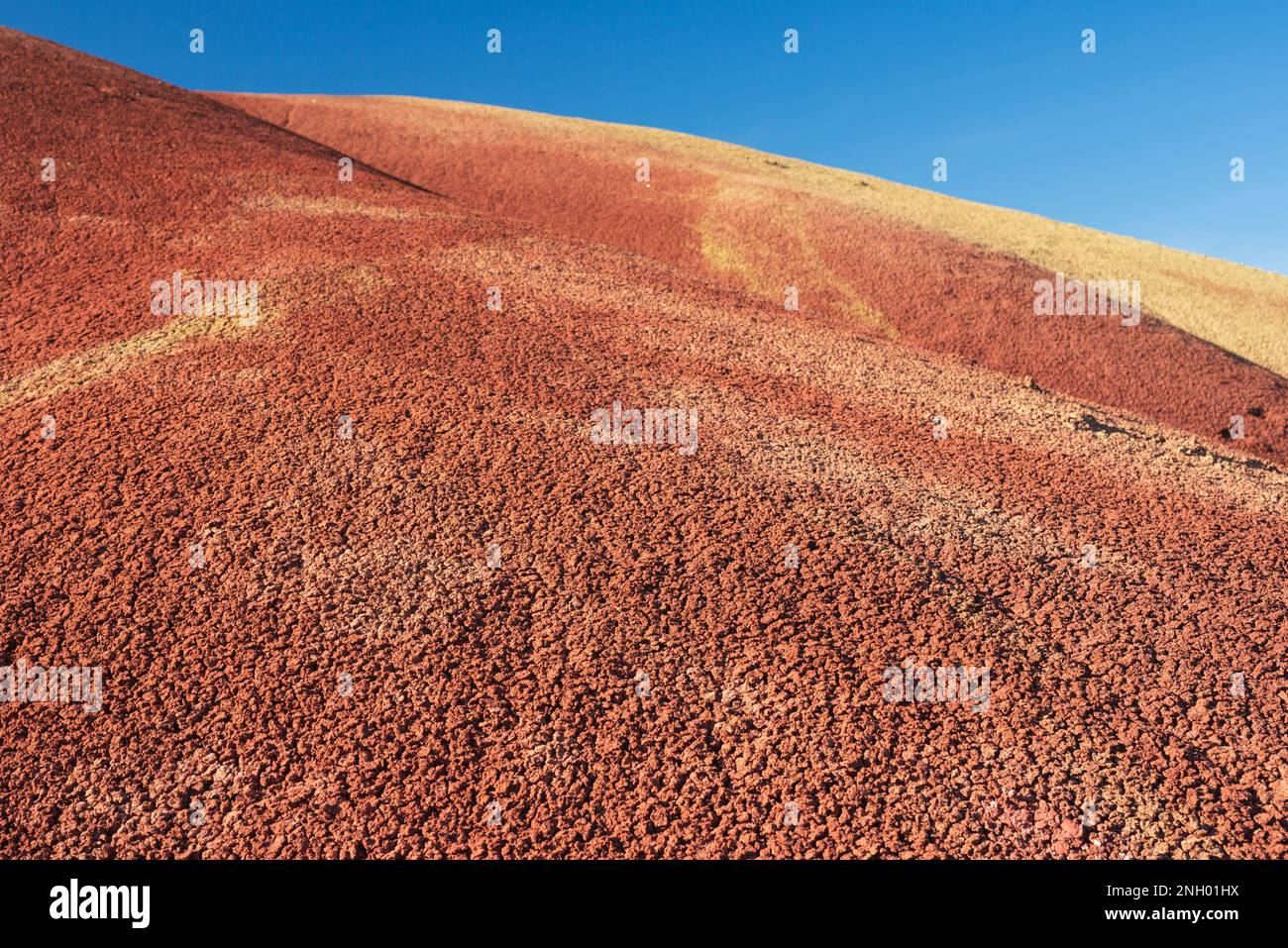 Rust red hills hi-res stock photography and images - Alamy