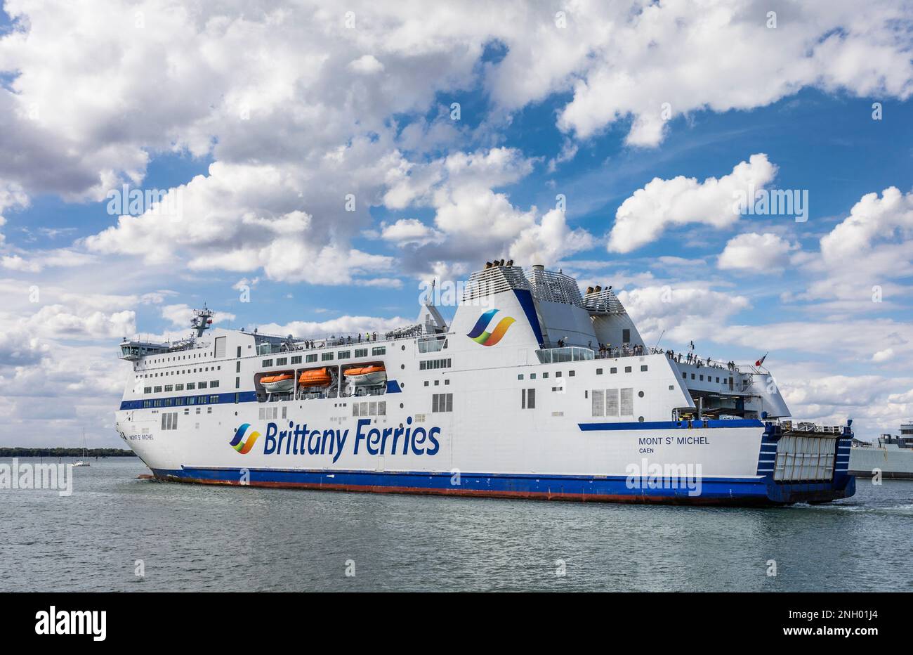 Brittany Ferry "Mont St. Michel" leaving Portsmouth harbour, Hampshire ...