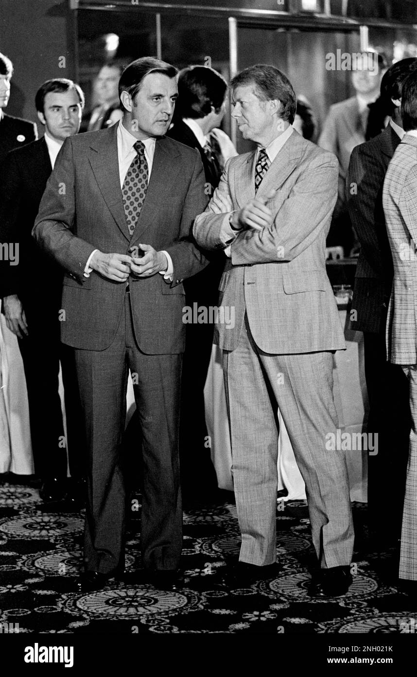 1976 Democratic Presidential candidate Jimmy Carter stands with his ...
