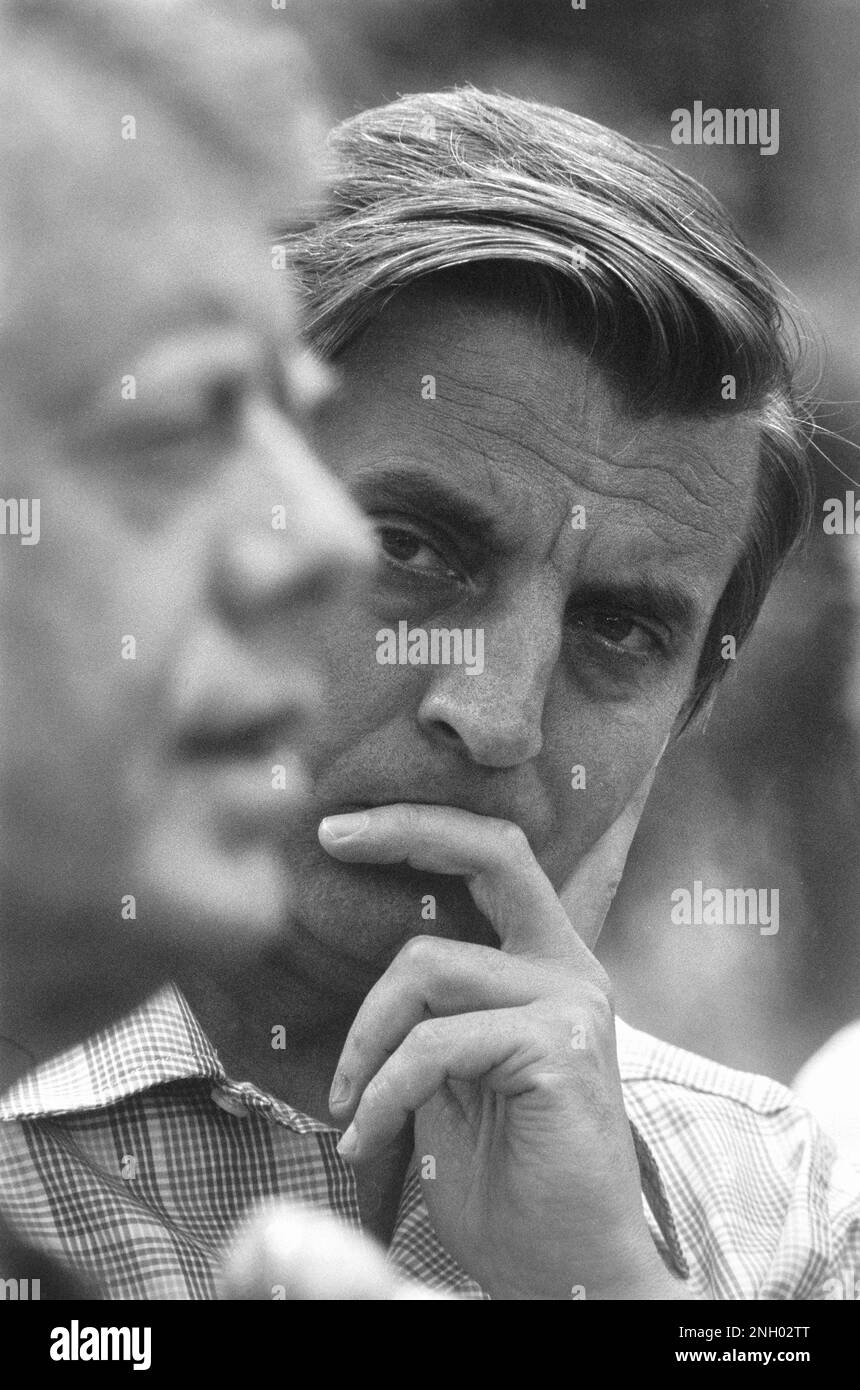 President carter running Black and White Stock Photos & Images - Alamy