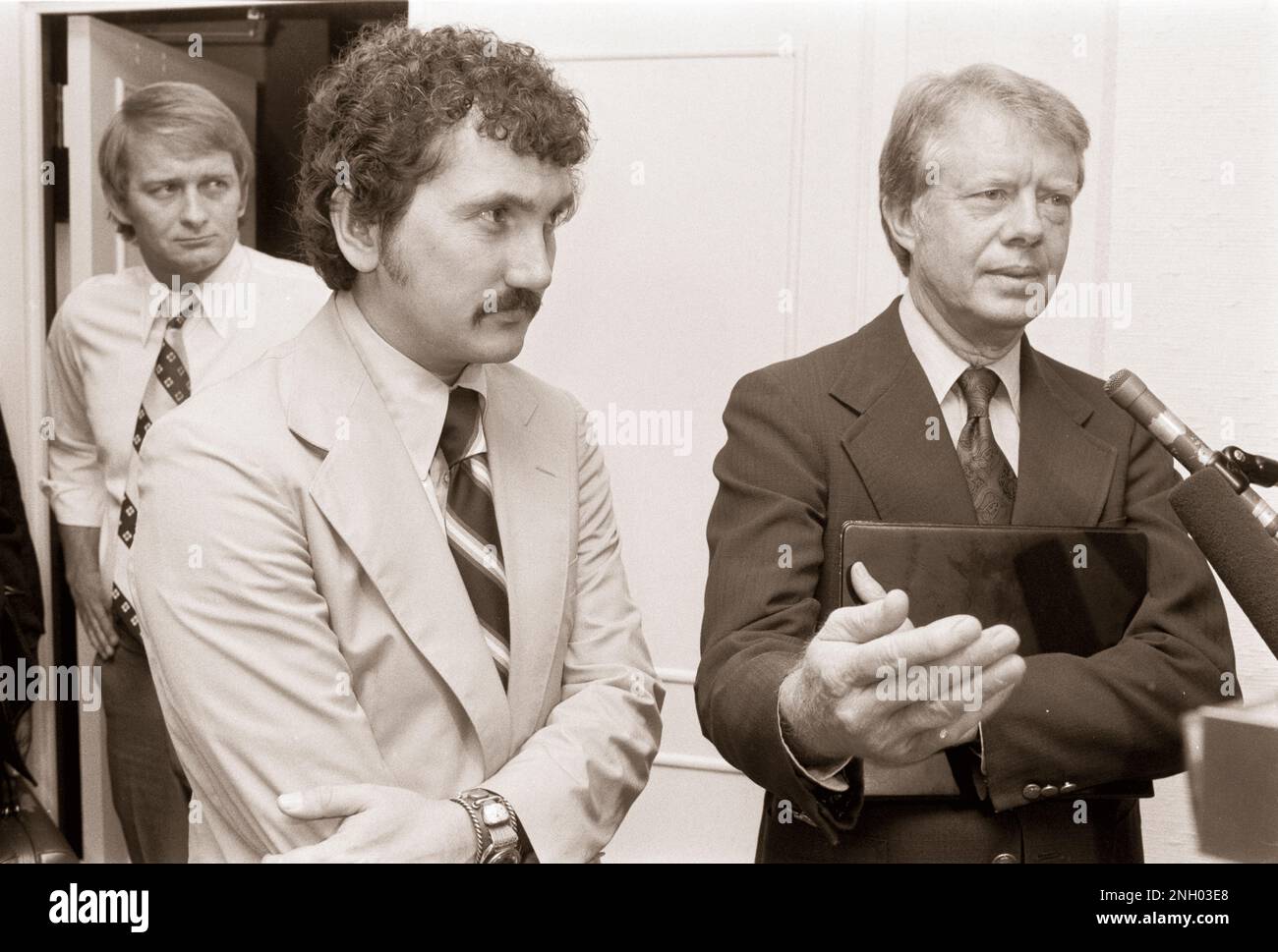 Democratic presidential nominee Jimmy Carter with assistant Tim Kraft ...