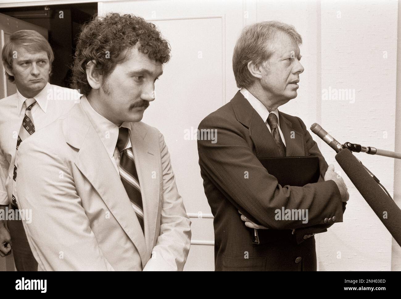 Democratic presidential nominee Jimmy Carter with assistant Tim Kraft ...