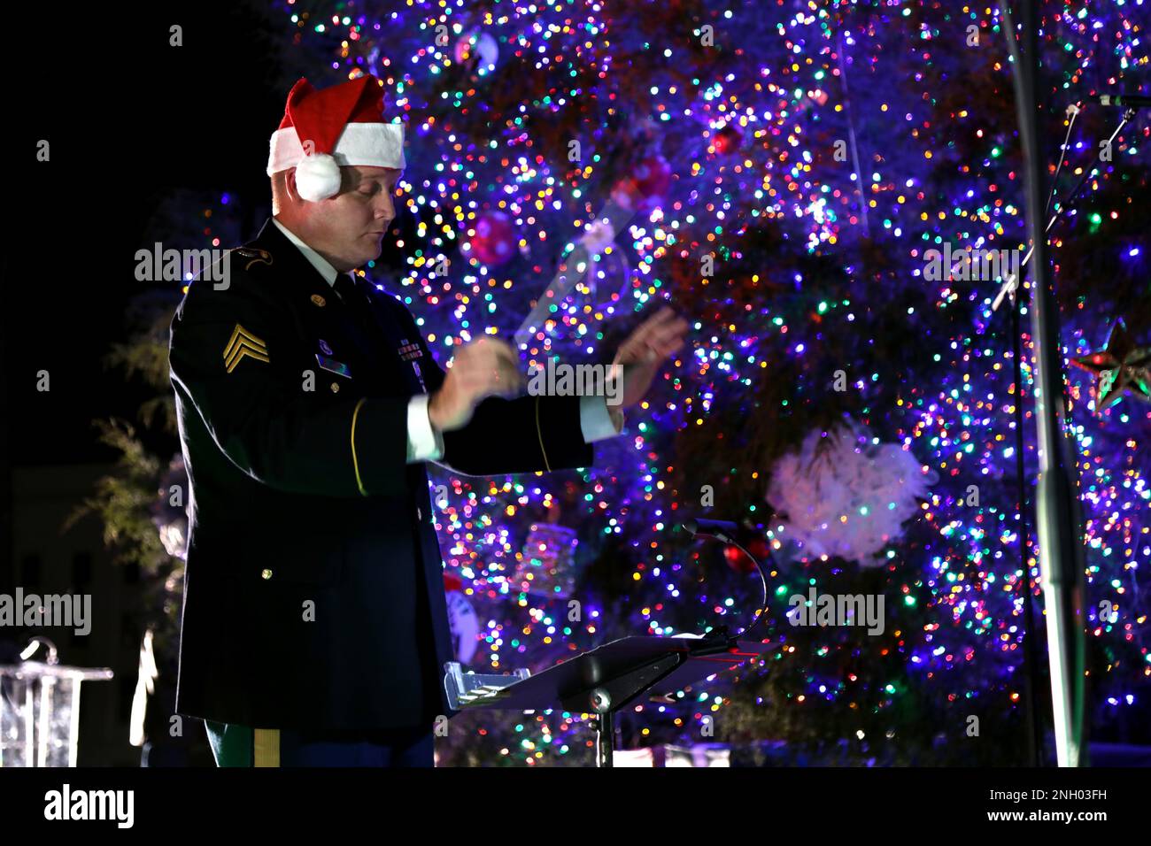 Soldiers from the 151st Army Band play a variety of Christmas classics ...
