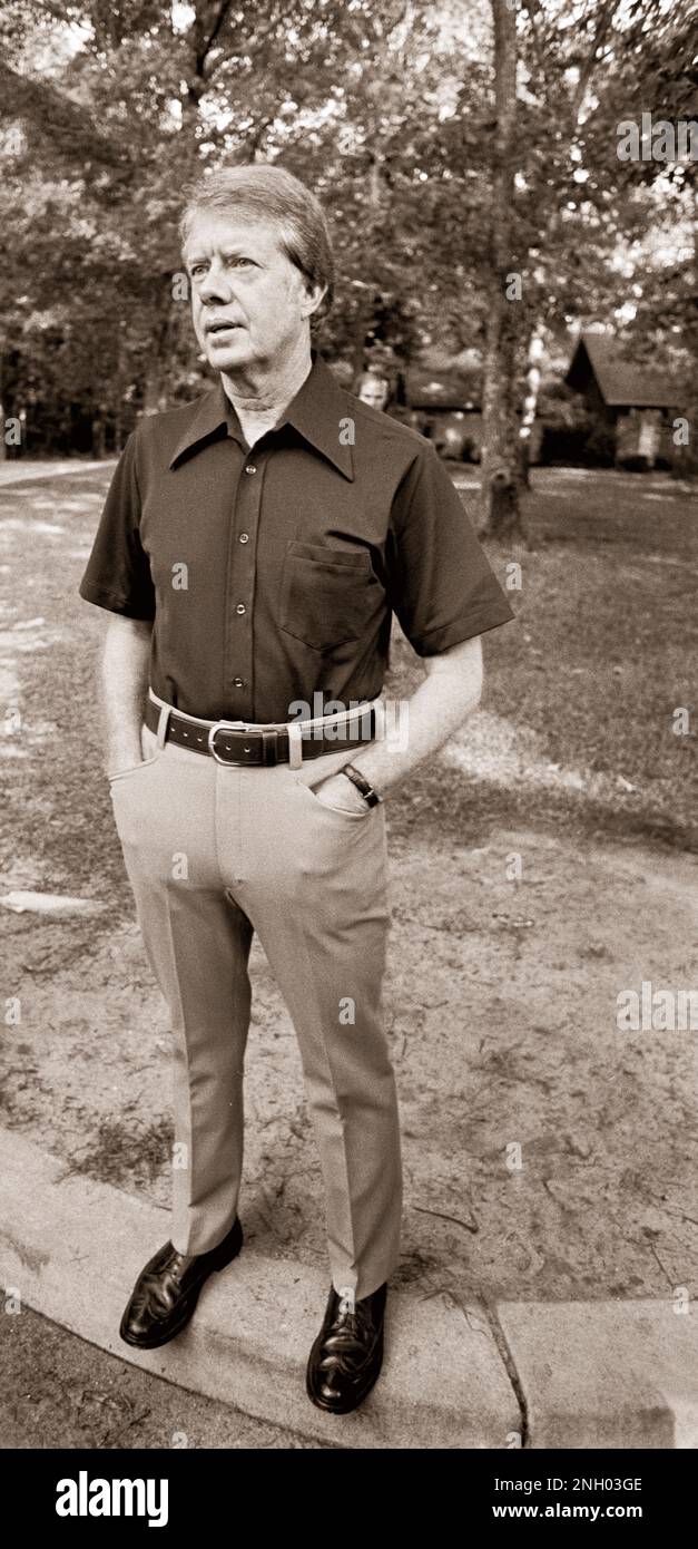 1976 Democratice presidential nominee Jimmy Carter speaks to the press ...