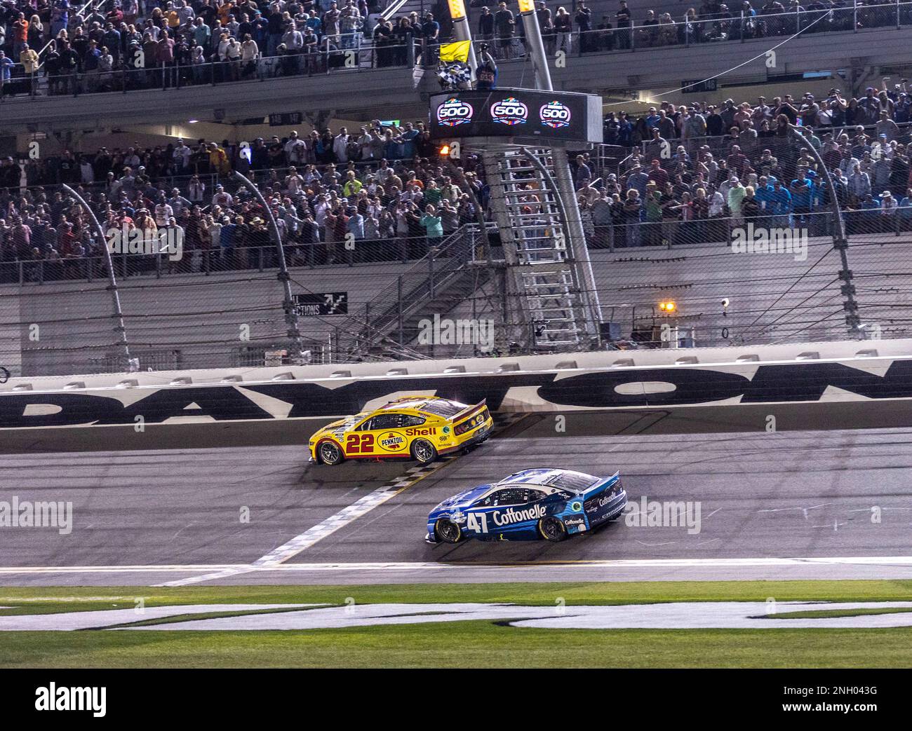 Joey logano win flag hi-res stock photography and images - Alamy