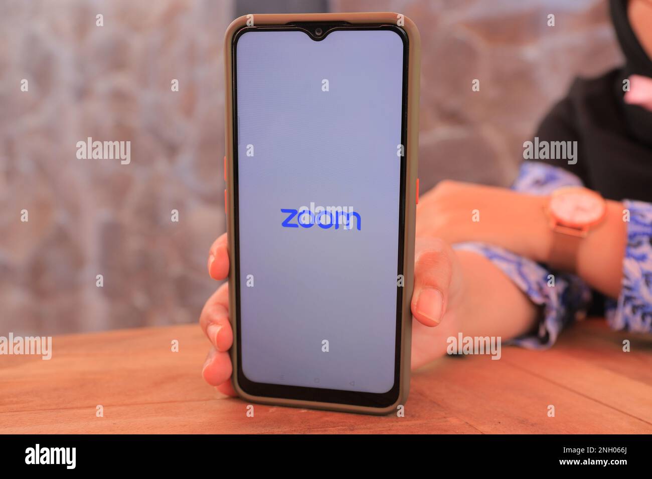 Application zoom hi-res stock photography and images - Alamy