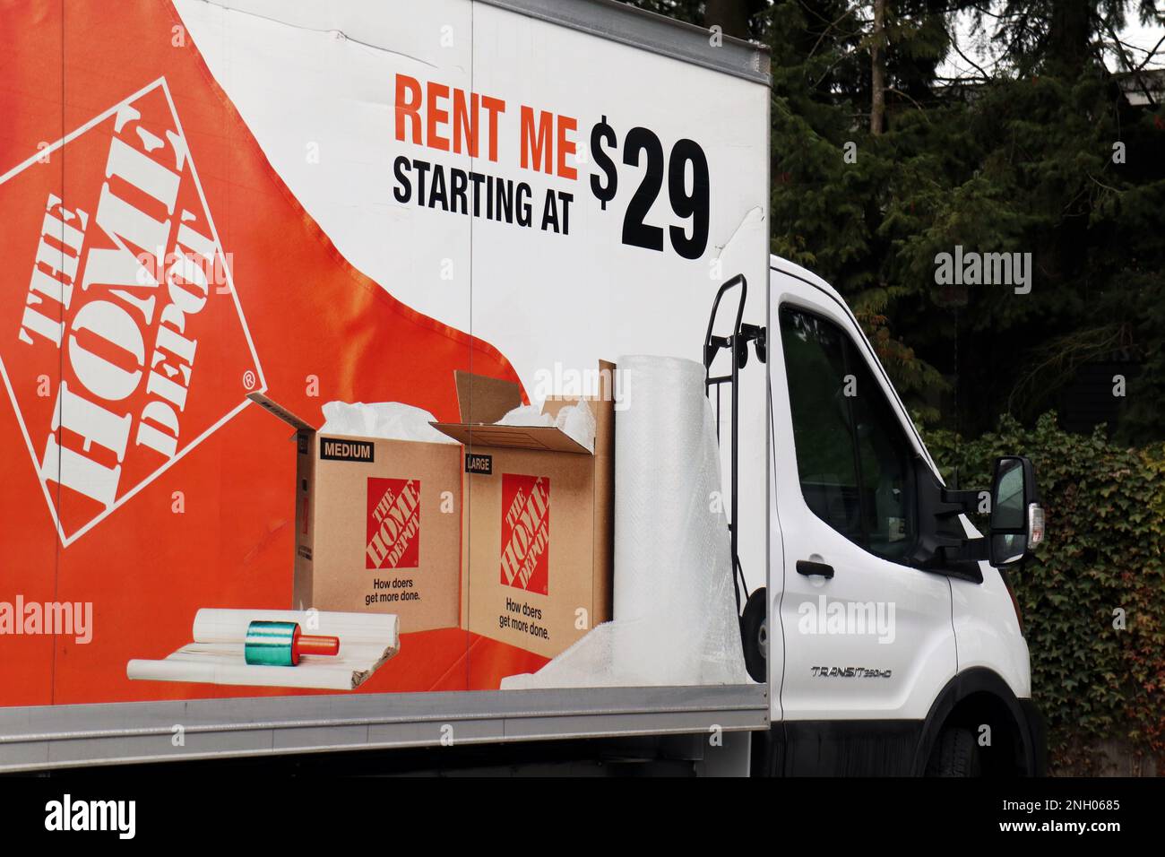 Home depot rental truck hi-res stock photography and images - Alamy