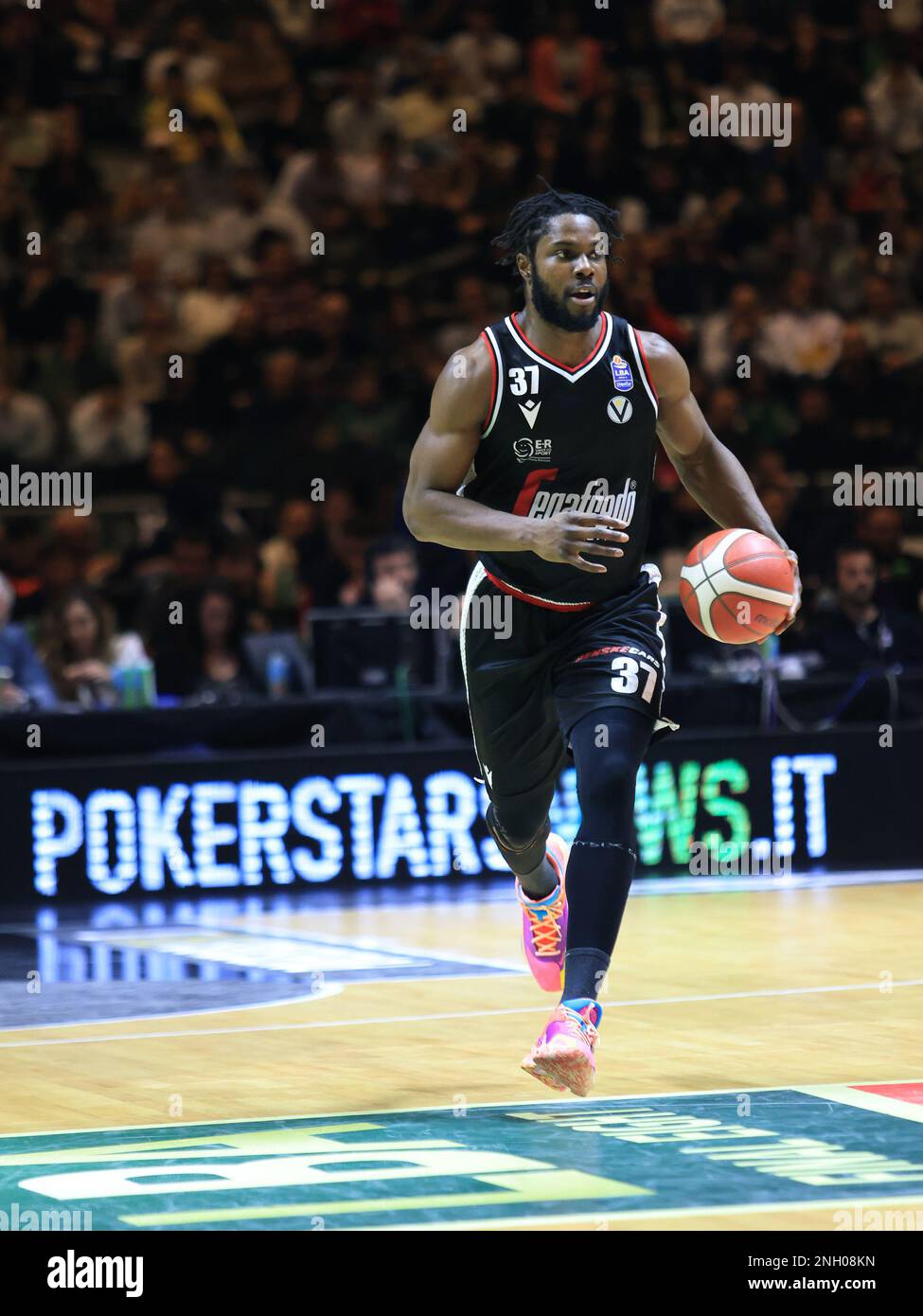 Italian basketball cup men final eight hi-res stock photography and ...