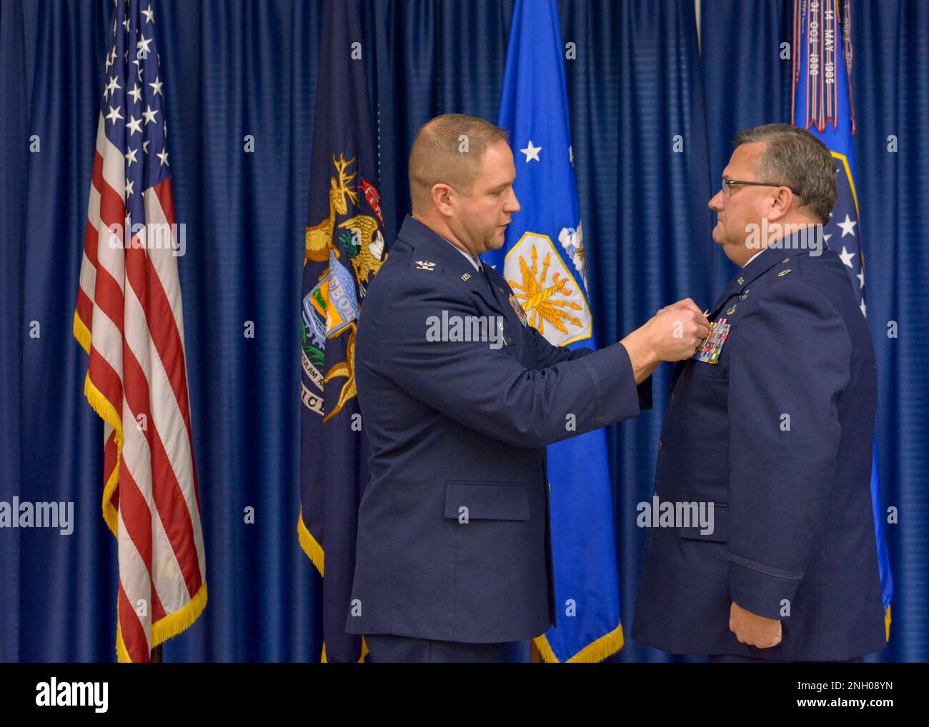 Left right lt col james hi-res stock photography and images - Alamy
