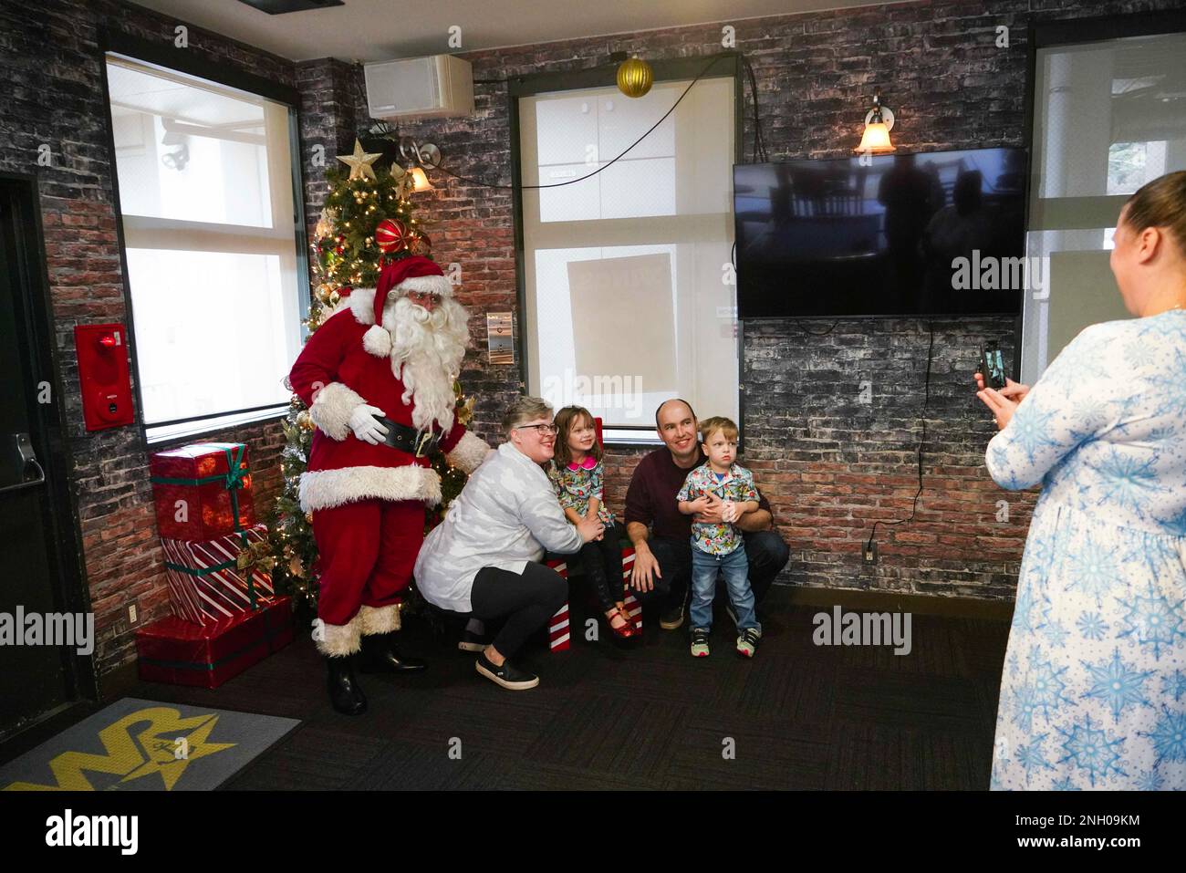 YOKOSUKA, Japan (Dec. 3, 2022) — Service members attached to Commander ...