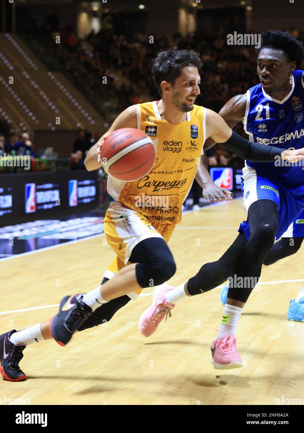 Italian basketball cup men final eight hi-res stock photography and ...