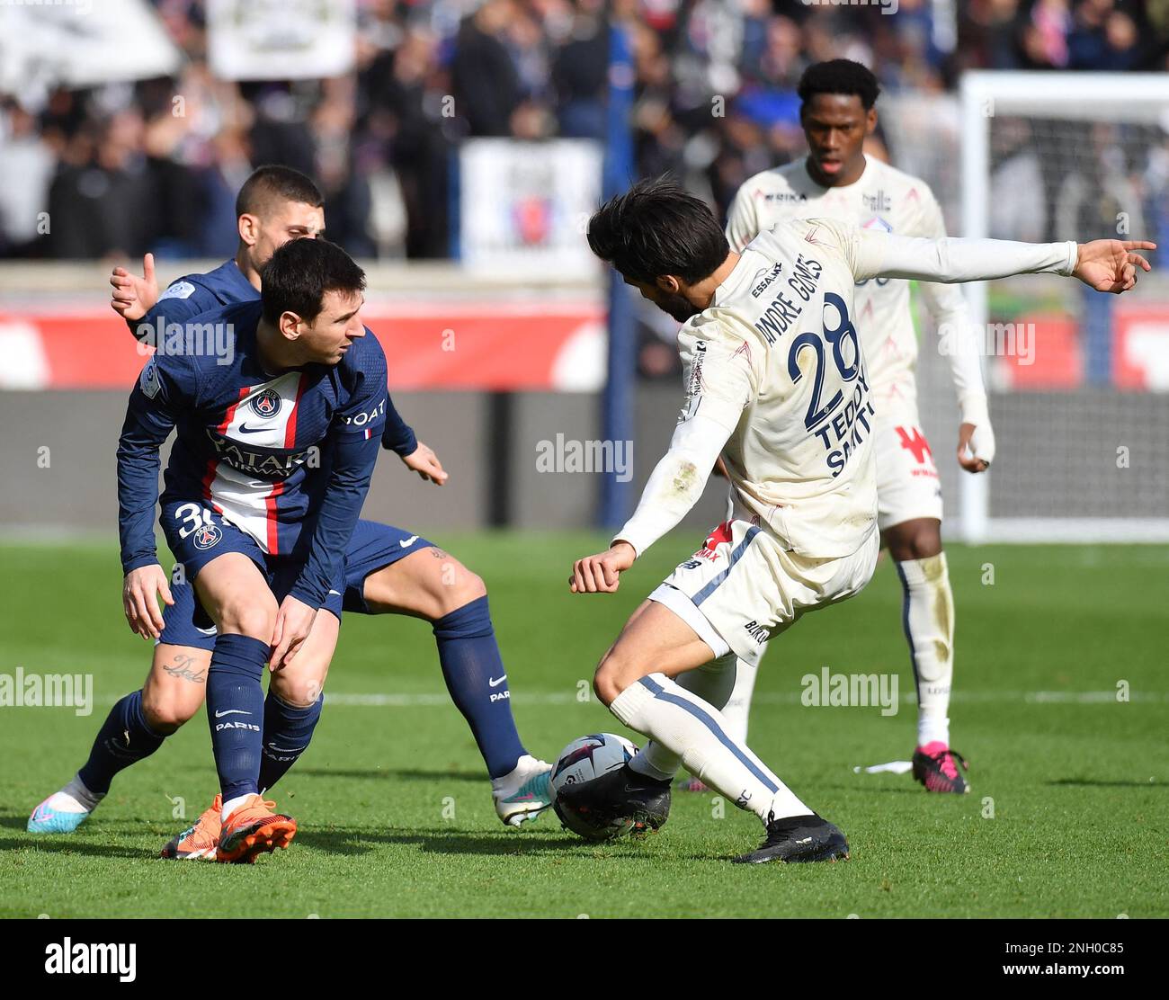 Lille paris saint germain february hi-res stock photography and images ...