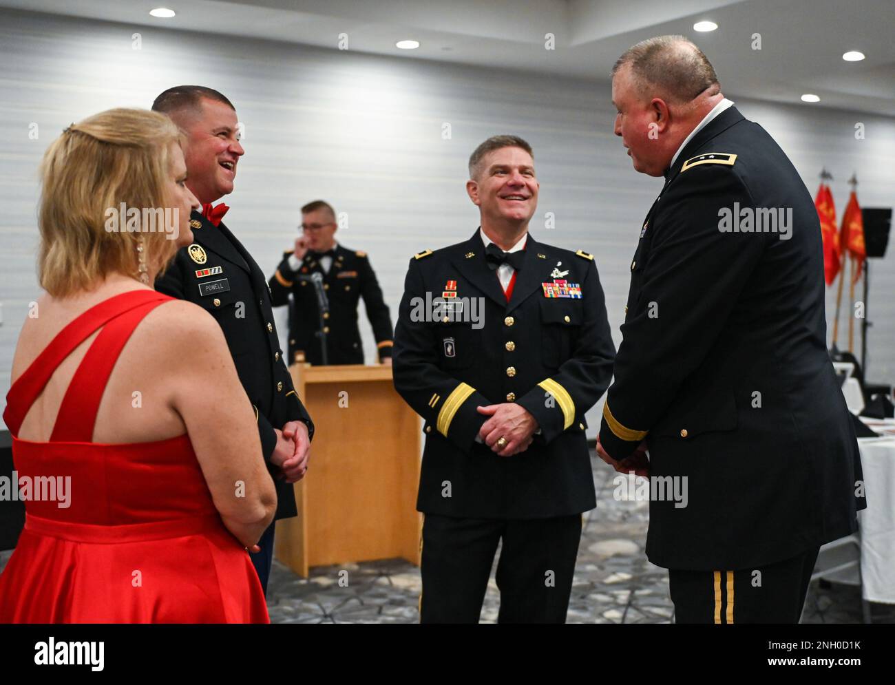 U.S. Army National Guard Soldiers with the 1-178th Field Artillery ...