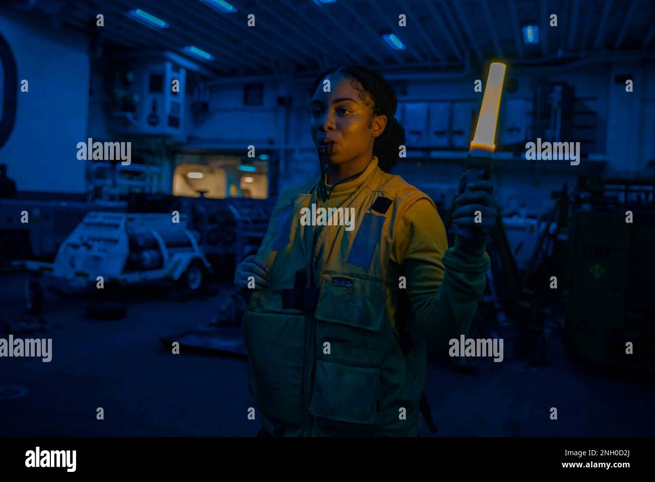 221203-N-VS068-2014 SOUTH CHINA SEA (Dec. 3, 2022) – Aviation Boatswain ...